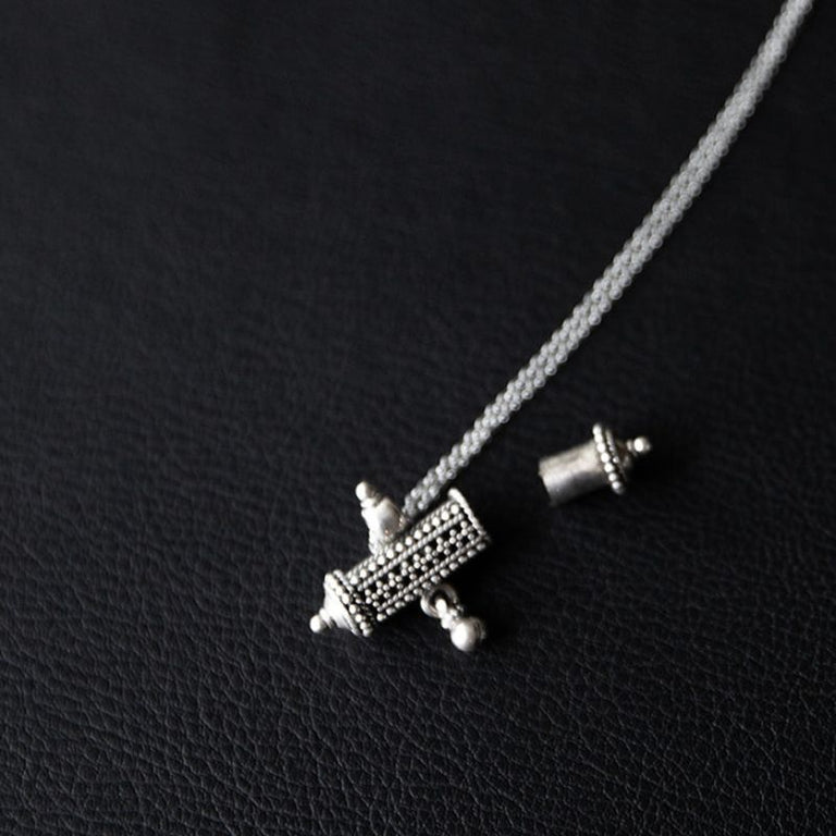 Prayer Amulet | Pendant Necklace – 925 Silver – NOIR KĀLA